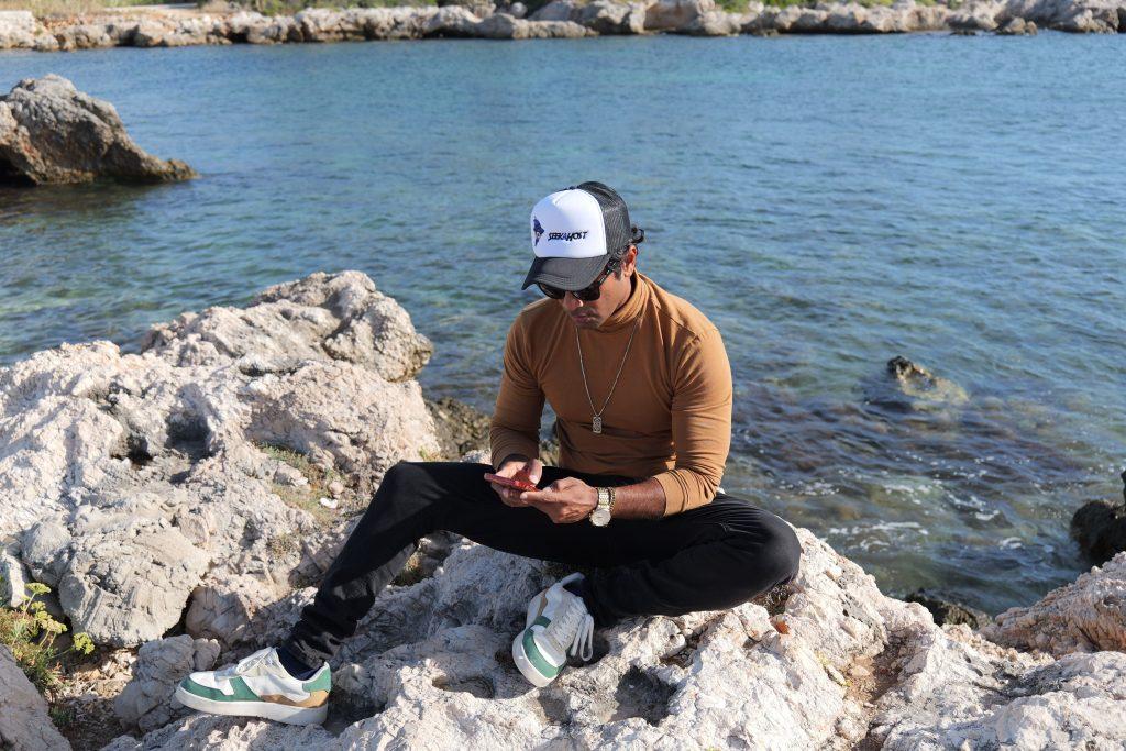 Buzzing Towards Love - How Digital Nomads Can Find The Perfect Match On ...